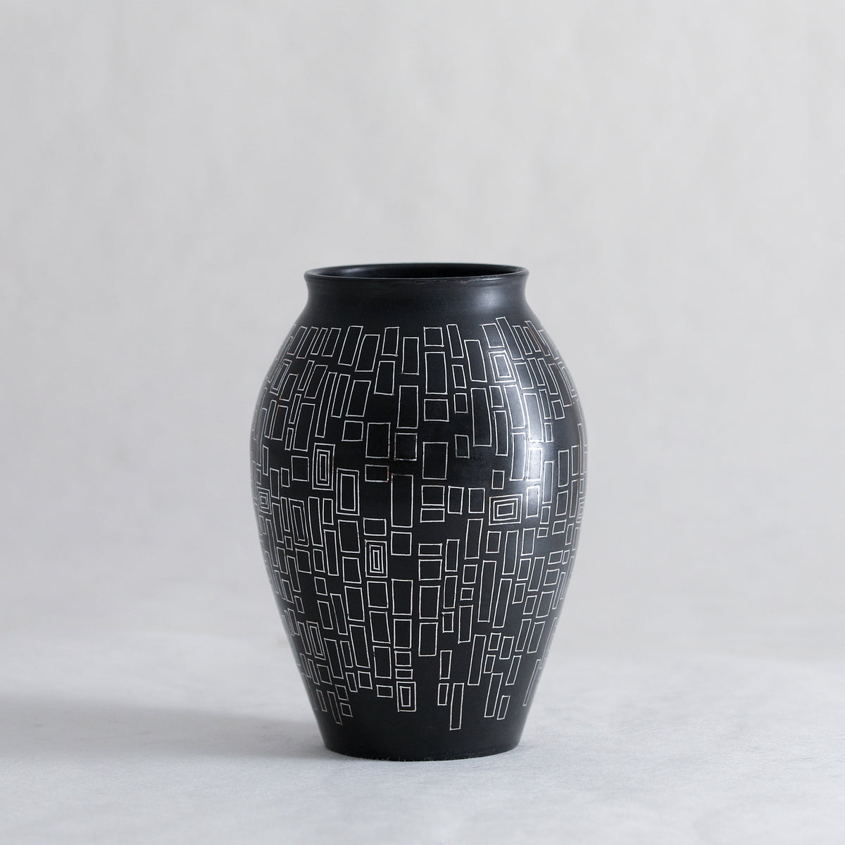 Sidon Vase – Alexander Lamont's Gift Shop