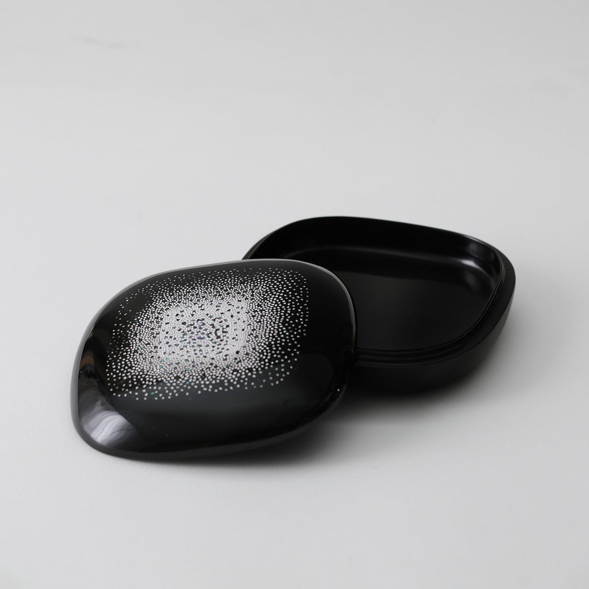 Pebble Box | Eggshell & Abalone Mist Box, Large – Alexander Lamont's ...