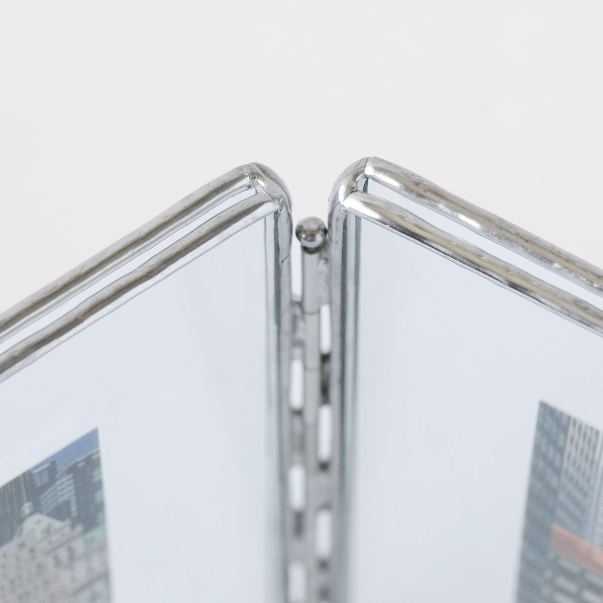 Oriel Double Picture Frame, 5" x 5", Silver – Alexander Lamont's Gift Shop